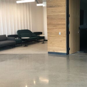 ARDEX K 523 is a self-leveling concrete topping with aggregate surface